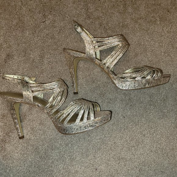 Adrianna Papell | Shoes | Final Price Papell Studio Glittery Gold ...